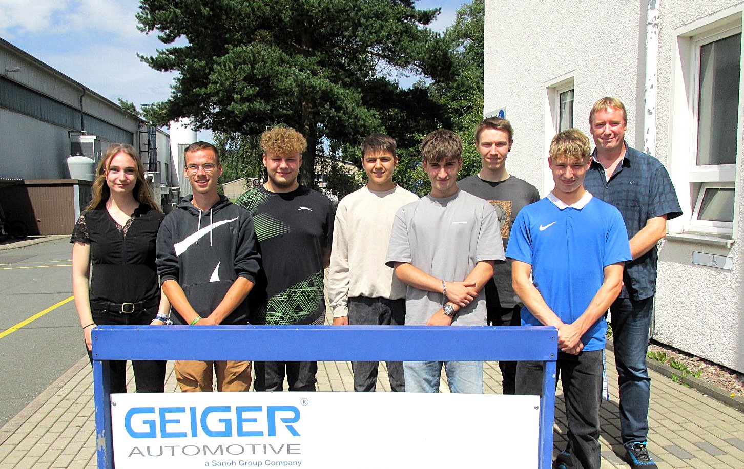 Neue Auszubildende bei Geiger an den Standorten Murnau und Tambach - Geiger Automotive GmbH